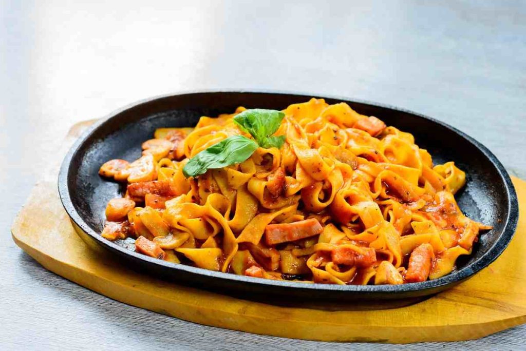Se mangi la pasta in questo modo ingrassi di sicuro: segui il consiglio ...